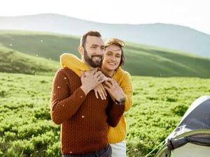 Top 10 Arm Around Shoulder Meanings (With Images)