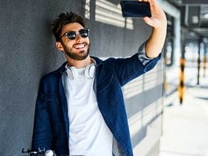 101 Ways to Compliment a Guy When He Sends You a Picture